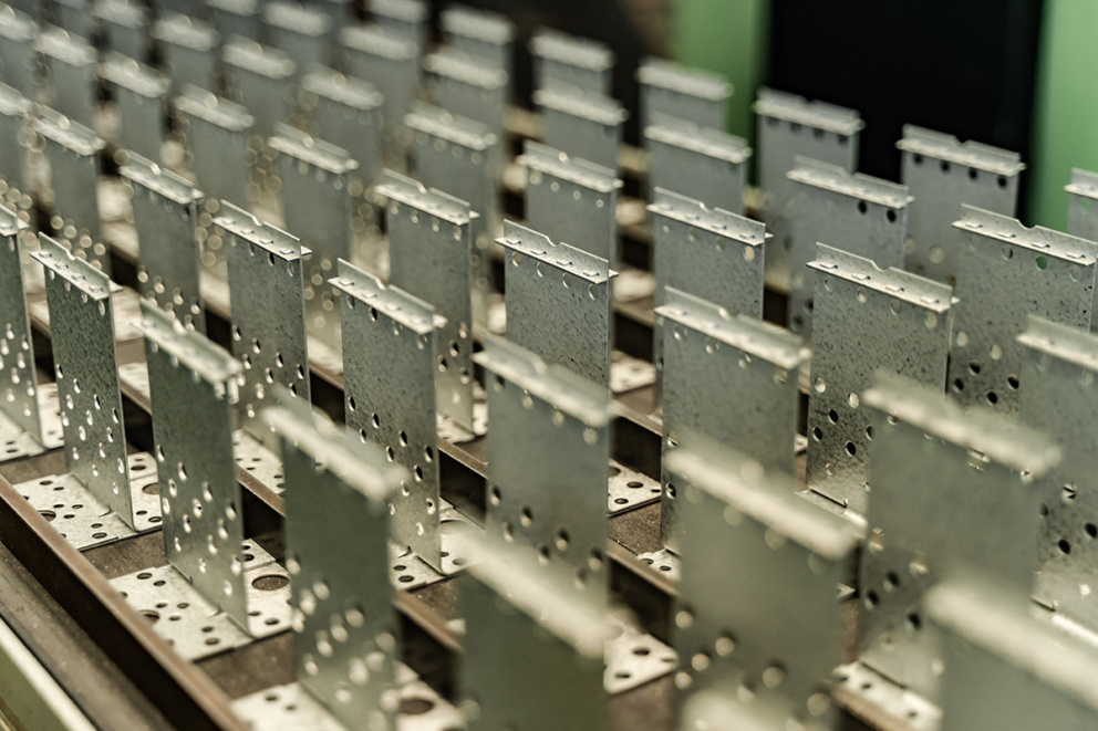Better and more cost-efficient standing seam roof clips with ...